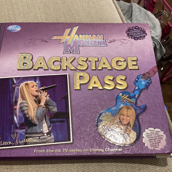 Disney | Other | Hannah Montana Backstage Pass With Rocking Gear And Poster Excellent Condition ...